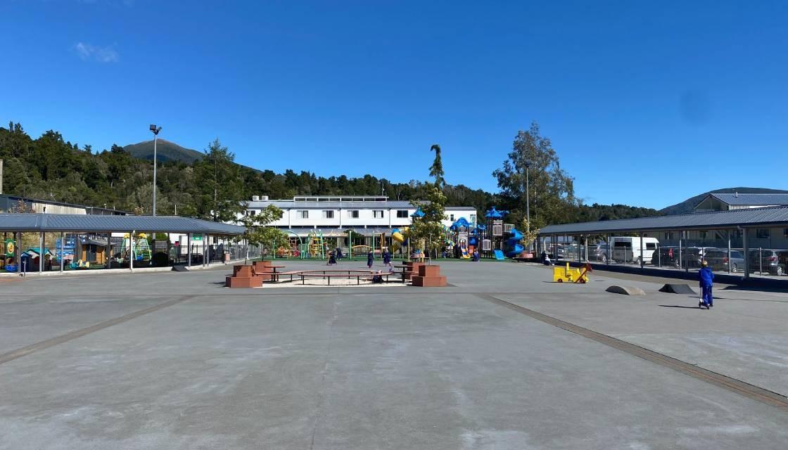 Inside Gloriavale: A community a world apart – Gloriavale Leavers ...